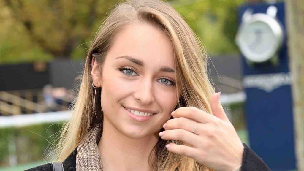 Emma Smet Couple Avec Qui | Kylian Mbappe Ca Matche Avec Emma Smet Leur ...